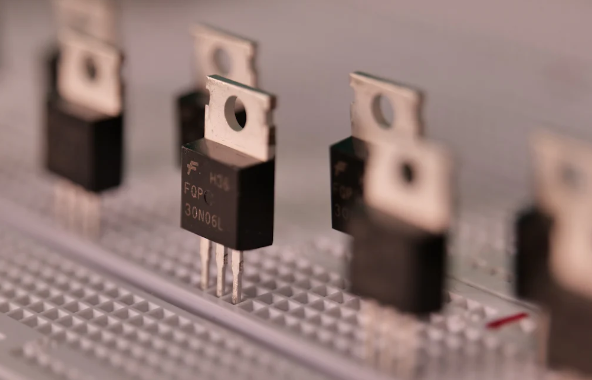 C1815 Transistor: Pinout, Features & Specifications